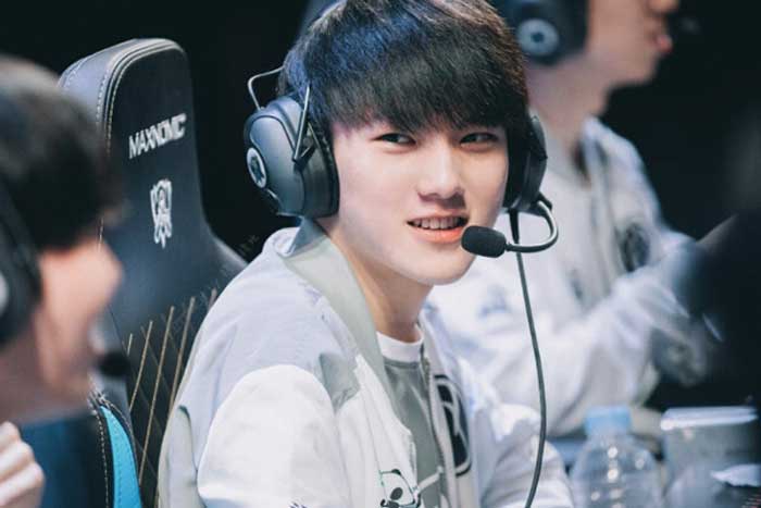 Điểm danh dàn tuyển thủ Esports Trung Quốc đẹp trai như tài tử điện ảnh