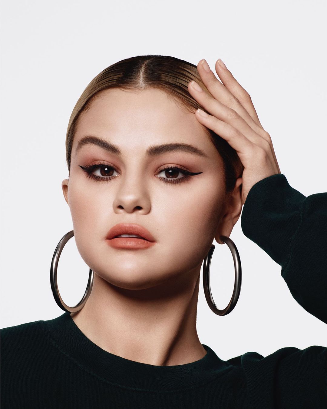 Dù ai nói ngả nói nghiêng, Selena Gomez vẫn là nữ hoàng nhan sắc ...
