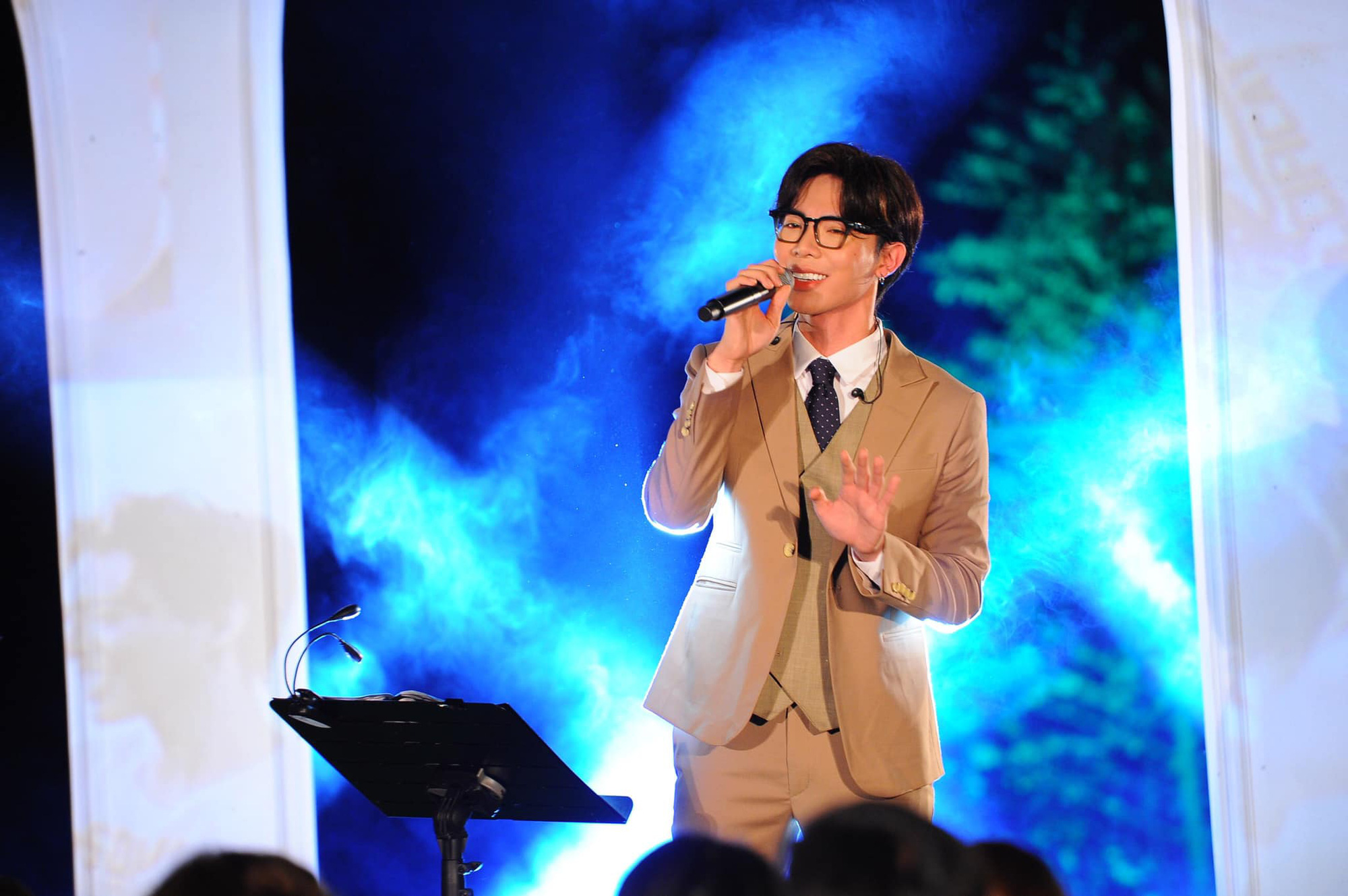 Erik tiết lộ lí do không nhận hát phòng trà suốt 2 năm qua