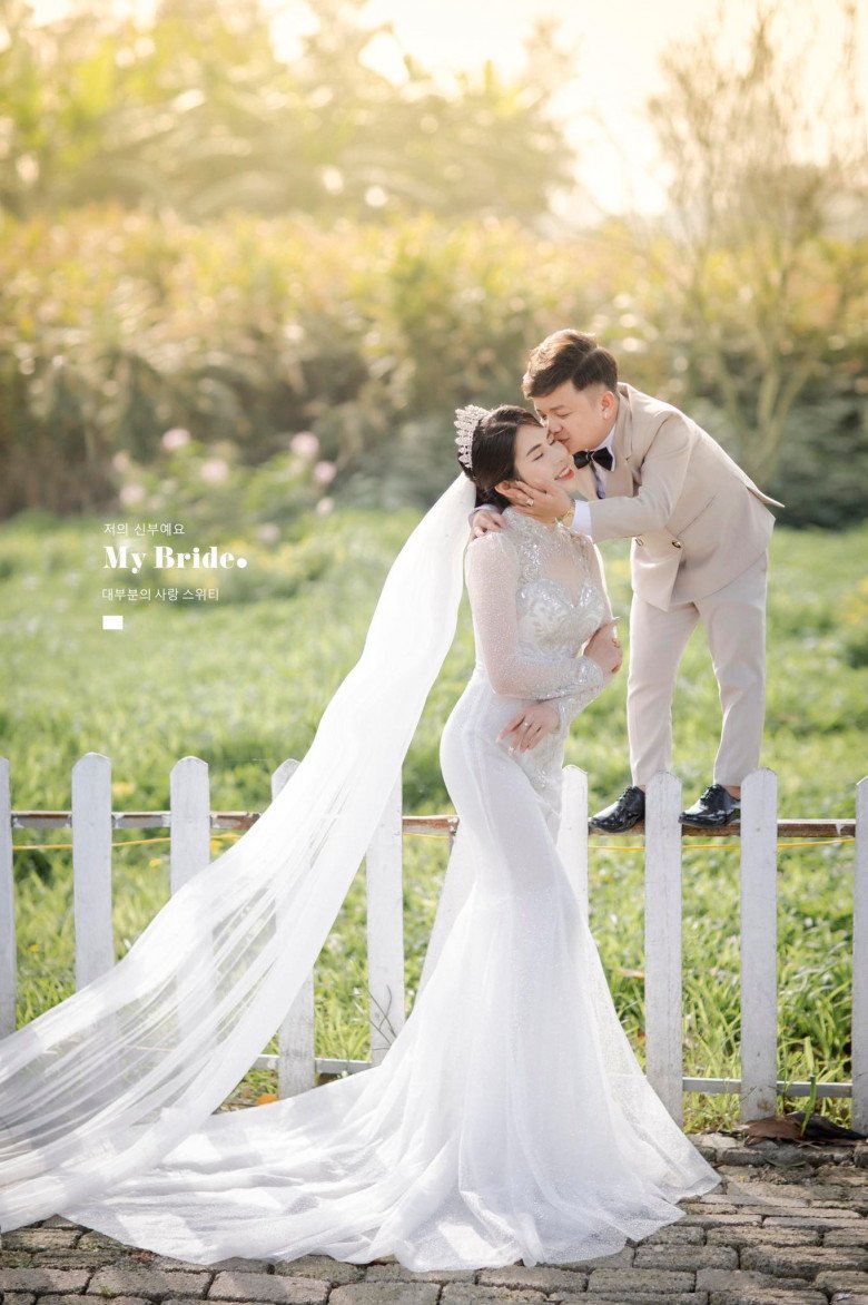 Cặp đôi chồng 1m37 lấy vợ 1m62: Nửa đêm nghén khế chồng cũng đi hái ngay