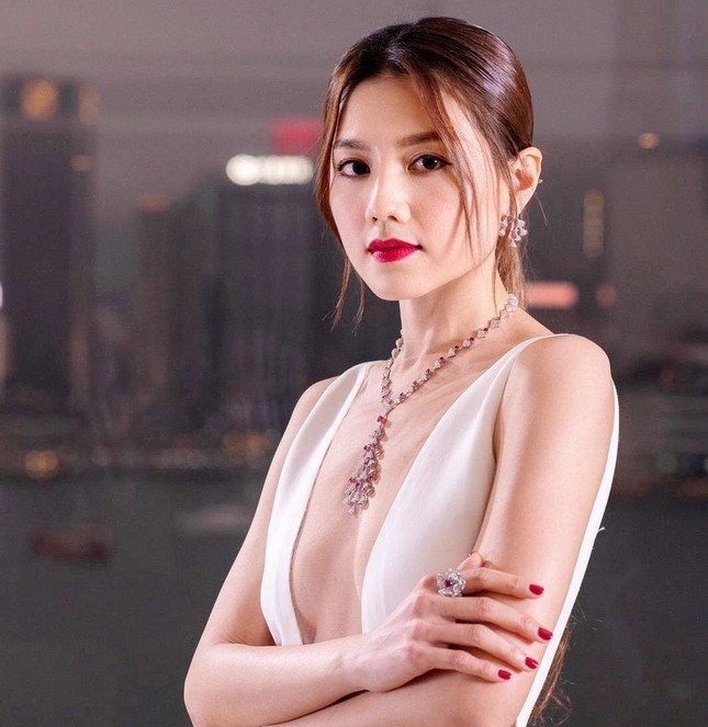 Đoàn phim của nữ diễn viên Châu Tú Na bị mắc kẹt trong hang sâu ngập nước