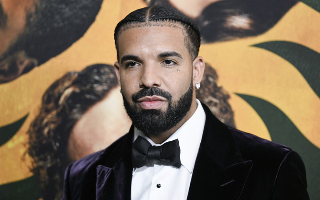 Drake bị kiện vì bìa tạp chí Vogue giả trong album mới