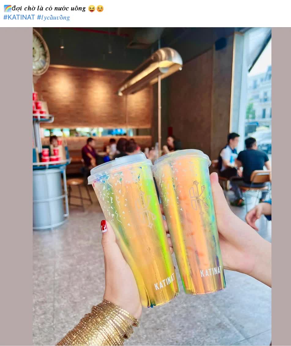 Giới trẻ TP.HCM đổ xô đi "săn" chiếc ly cầu vồng đang hot, hàng dài ...