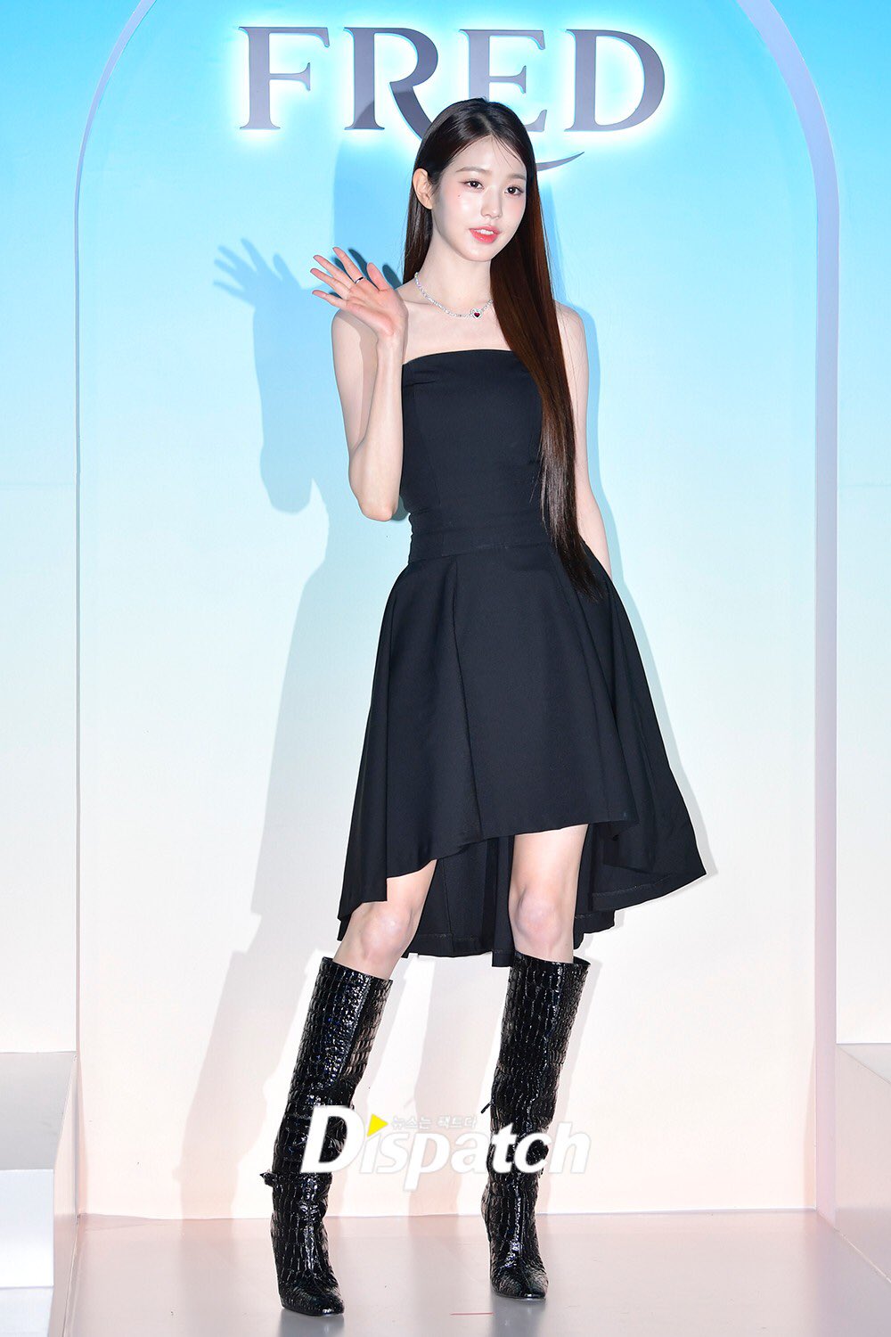 "Thánh body" Jang Won Young đẹp tựa tiểu thư tài phiệt, lấn át "tổng ...