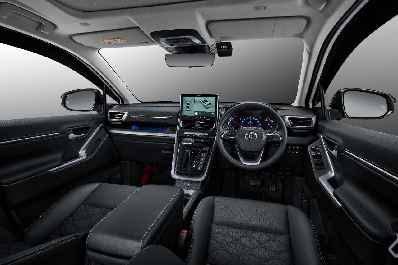 Toyota Innova 2023 dễ tới tiền tỷ khi về Việt Nam: Tách biệt với Veloz ...