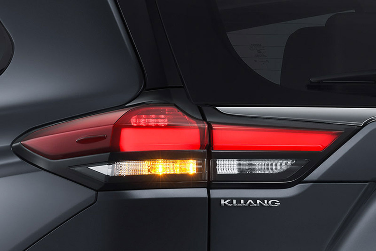 Toyota Innova 2023 ra mắt: Nhiều trang bị như xe sang, giá quy đổi từ ...