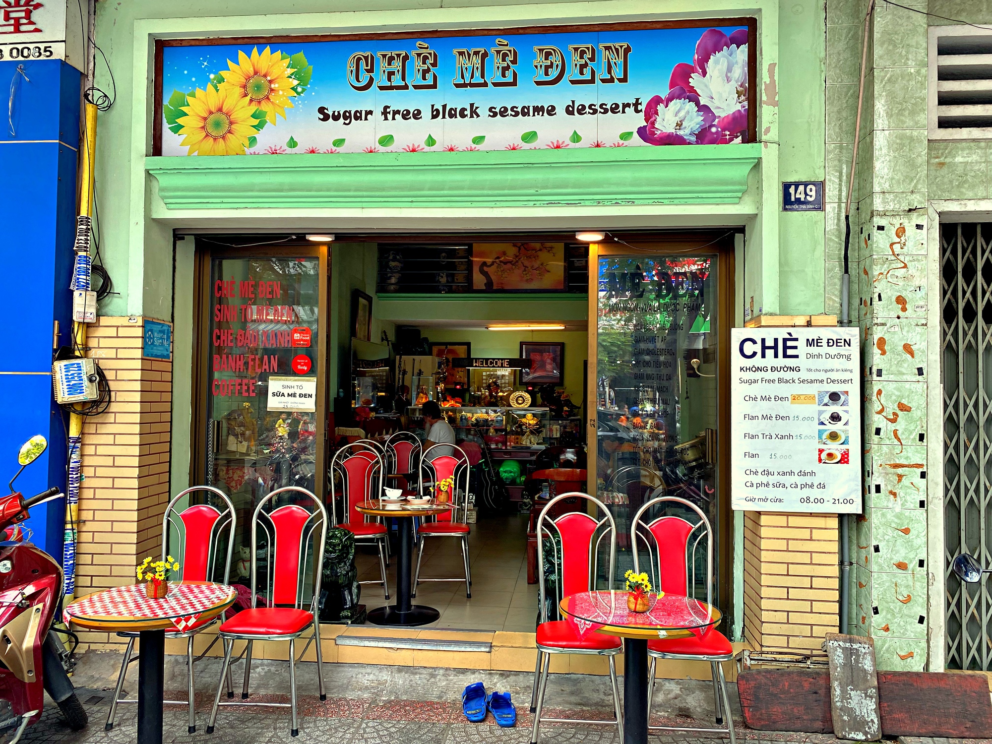 Tiệm chè mè đen với phong vị Nhật Bản và "nghi thức" tạm biệt khách độc ...