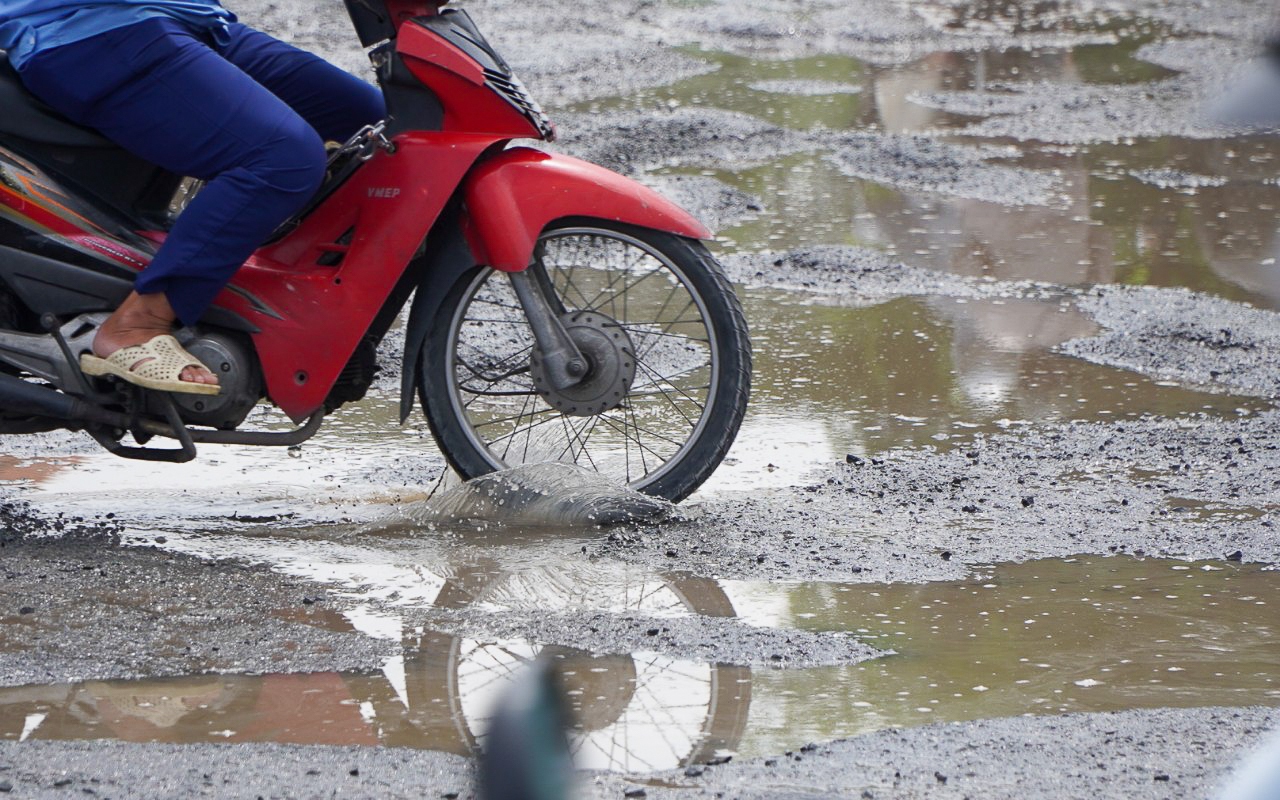 ĐƯỜNG Ổ GÀ, tin tức Mới nhất Đường bị xuống cấp, chằng chịt “ổ gà, ổ ...