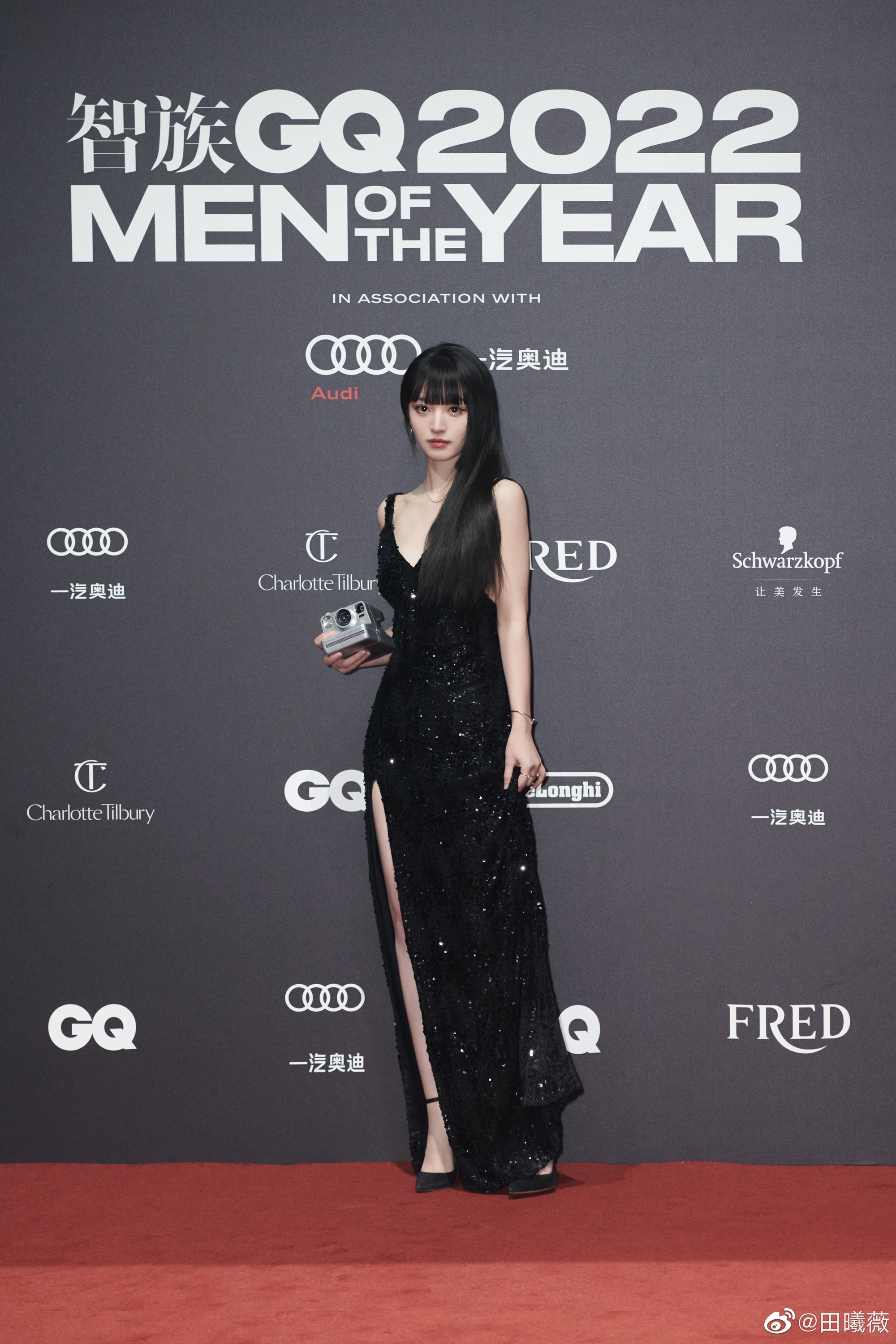 Màn đua sắc đối lập hot nhất Đêm hội GQ: Điền Hi Vi bốc lửa và Quan ...