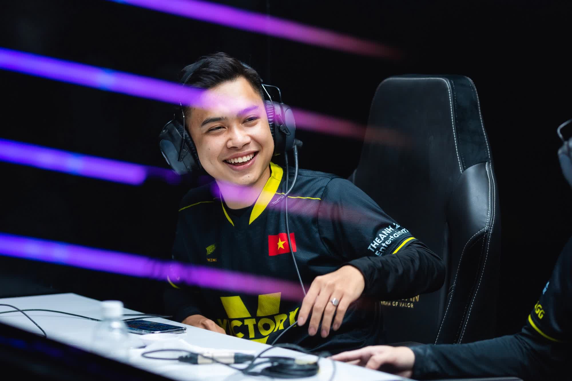 Chân dung Han - đội trưởng đẹp trai, tài giỏi lại hiếu thuận của V Gaming