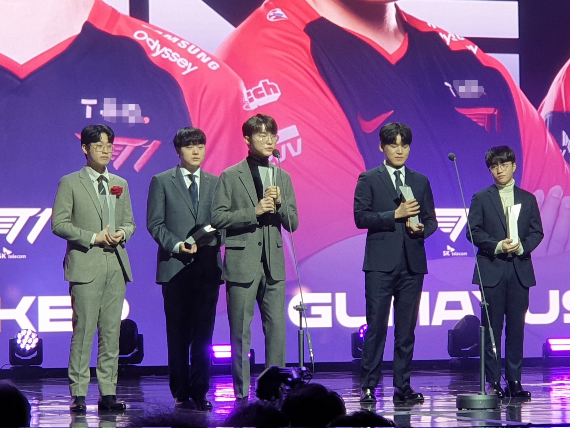 Zeka khiến người hâm mộ xôn xao tại lễ trao giải LCK Awards 2022