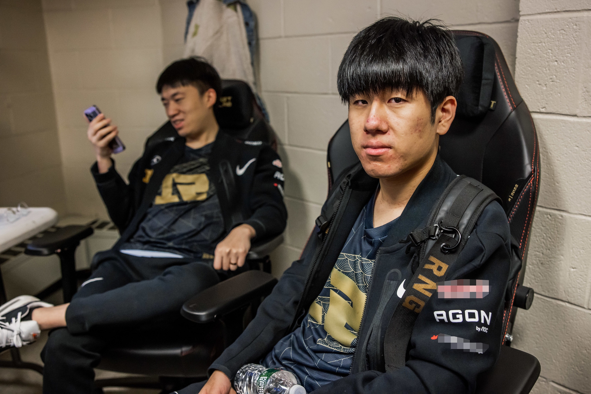 RNG có thể tan rã khi vướng vào vô số rắc rối