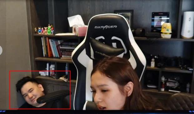 Khi các hot streamer Việt bị chiếm sóng bởi "nóc nhà": Nhẹ thì ...