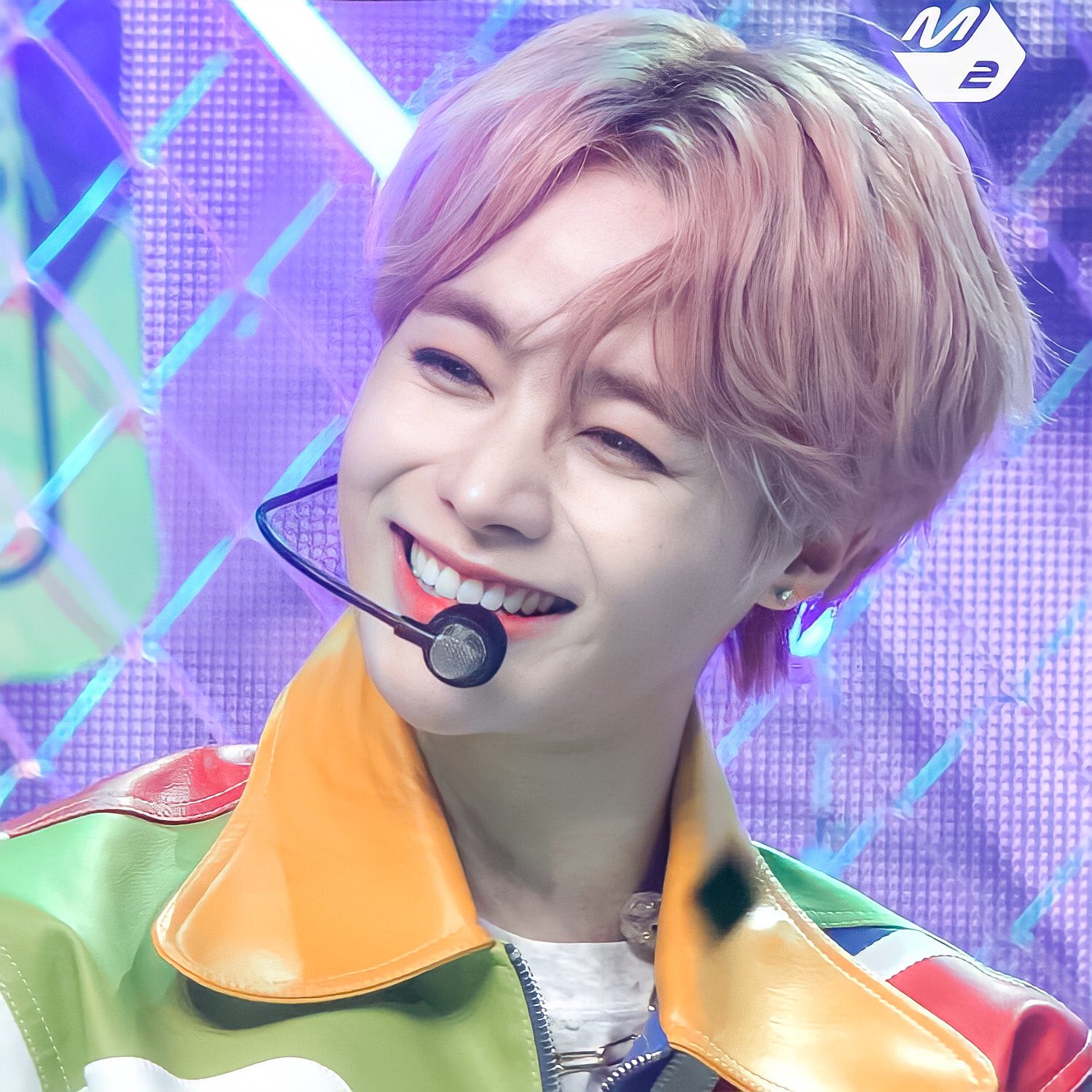 Vào mà xem fancam siêu chất lượng của Hanbin: Cười xinh, nhảy đẹp bảo ...