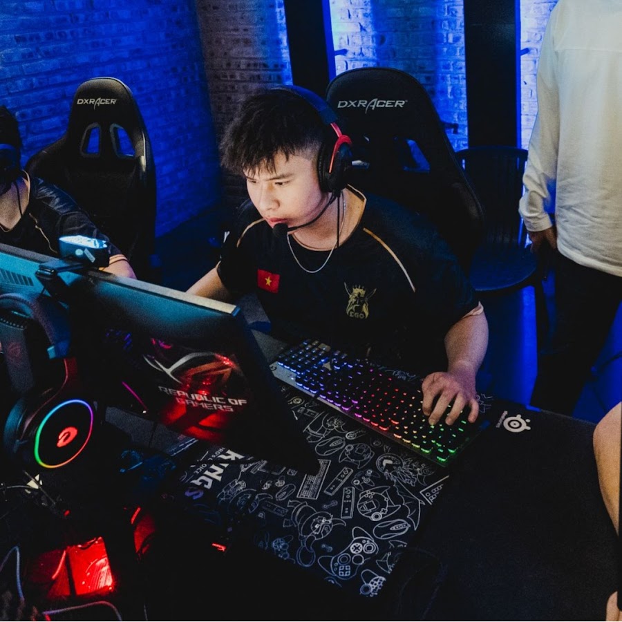 Điểm danh dàn streamer điển trai, lắm fan nhà Refund Gaming, thế nhưng ...