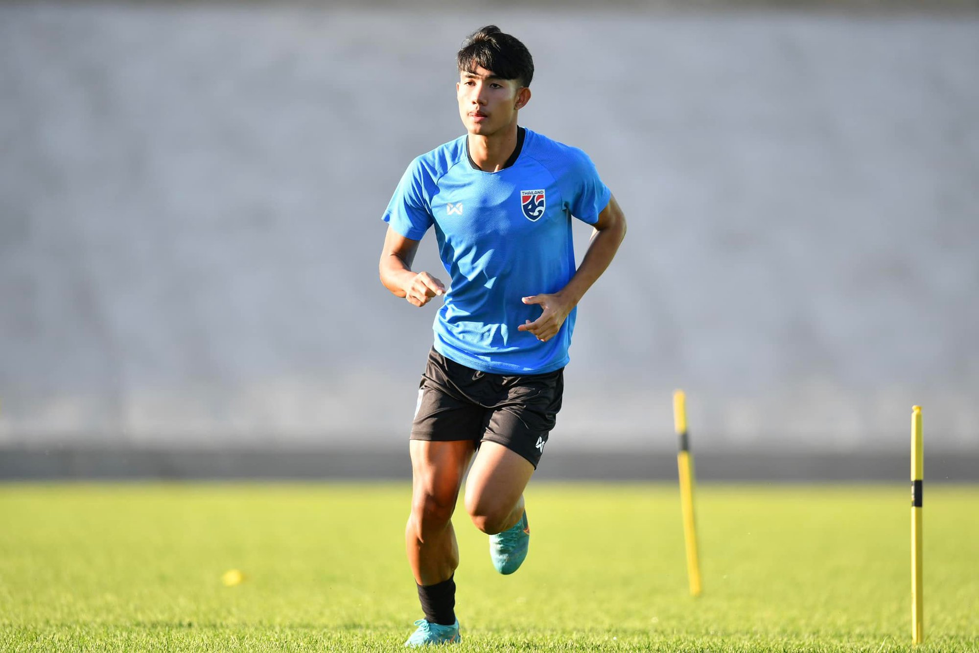 Thần đồng Suphanat Mueanta: "Mục tiêu là đánh bại U23 Việt Nam, đòi món ...