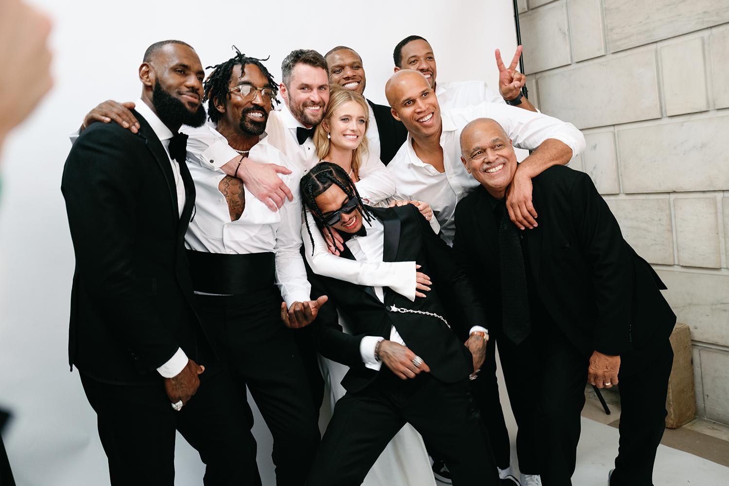 Adele lần đầu công khai đi dự đám cưới với bạn trai quyền lực, ngoại ...