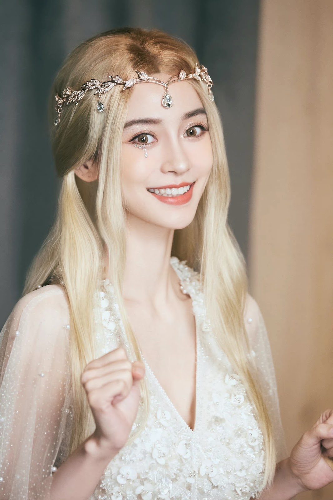 Angela Baby hóa thành nữ hoàng Chúa Tể Những Chiếc Nhẫn: Không thể diễn ...