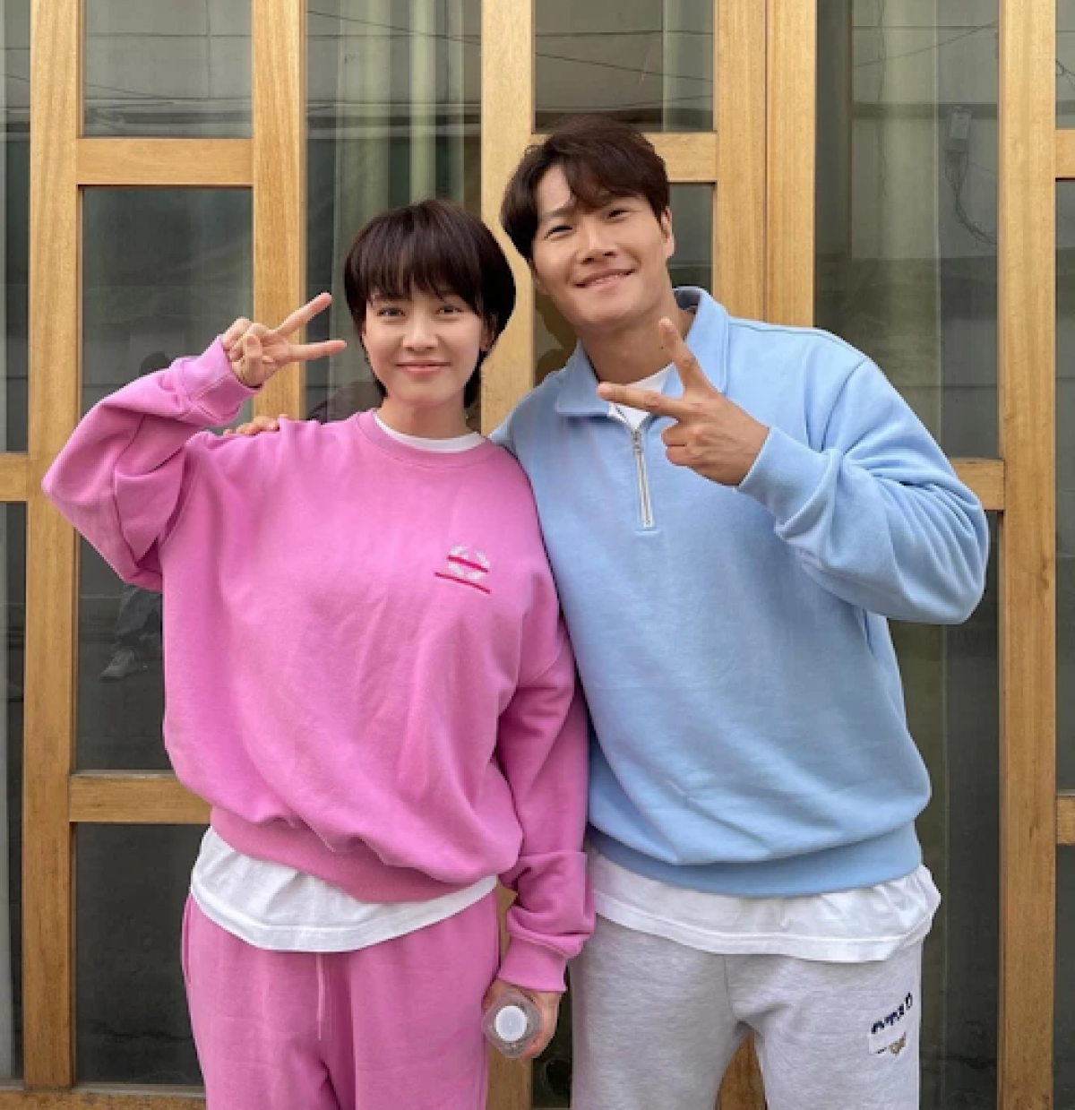 Những bóng hồng từng vướng tin đồn hẹn hò với Kim Jong Kook
