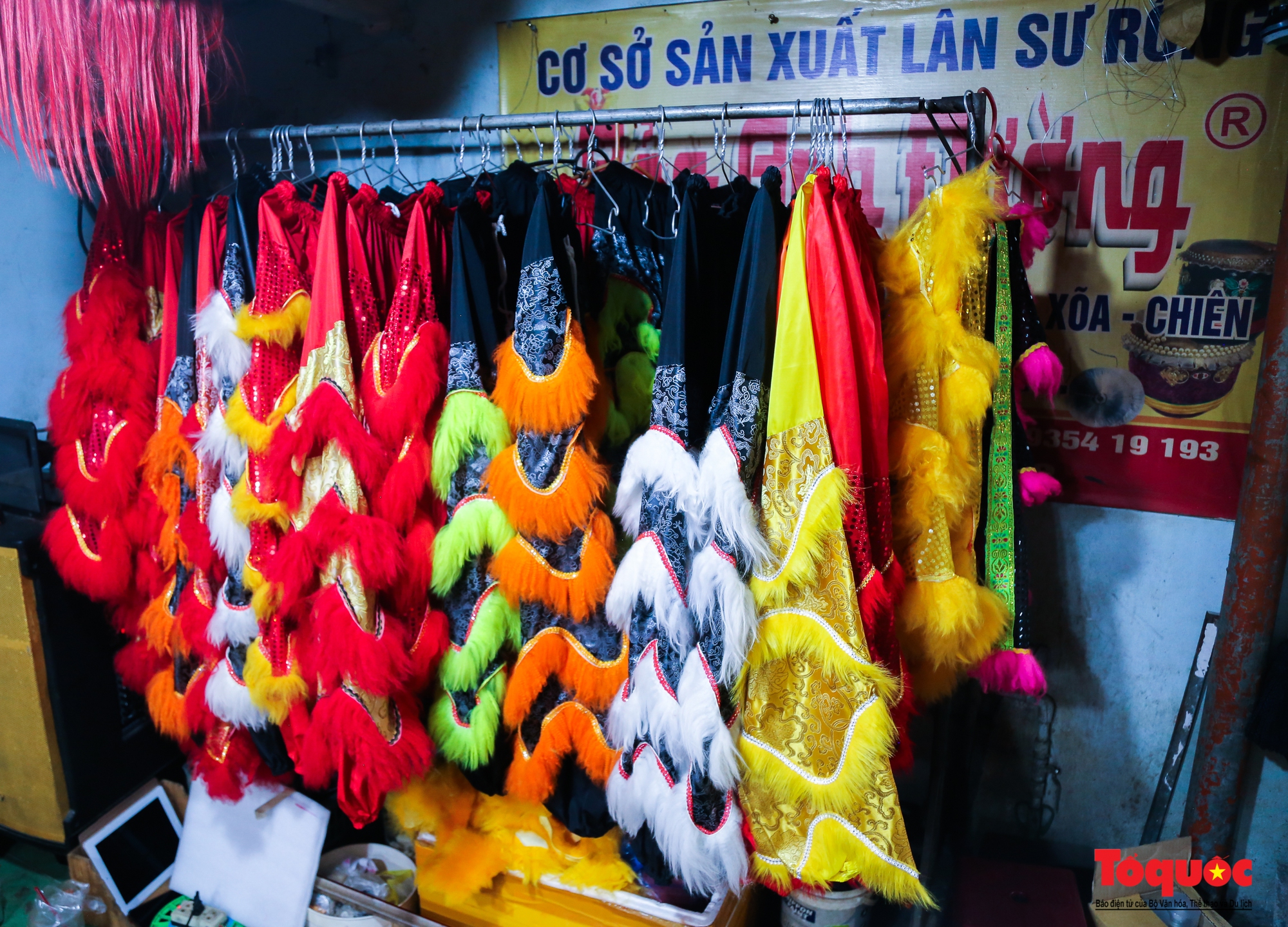 Cận Tết Trung thu: Đầu lân "đắt hàng", người làm nghề vui mừng vì sản ...