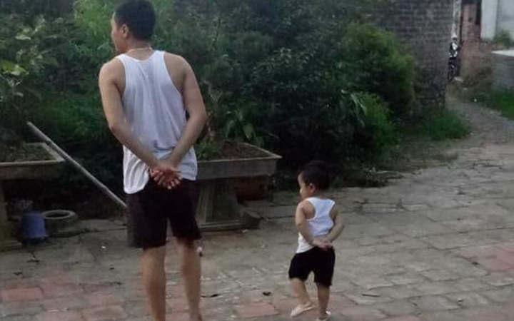 CẶP BỐ CON, tin tức Mới nhất Những cặp bố con “hổ phụ sinh hổ tử” giống ...