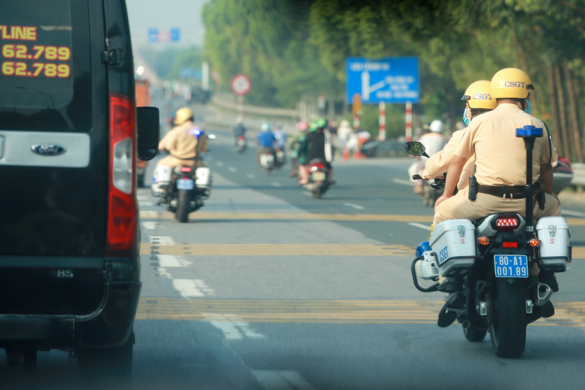 Ảnh: CSGT dùng xe đặc chủng cùng thiết bị ghi hình tuần tra đường vành ...