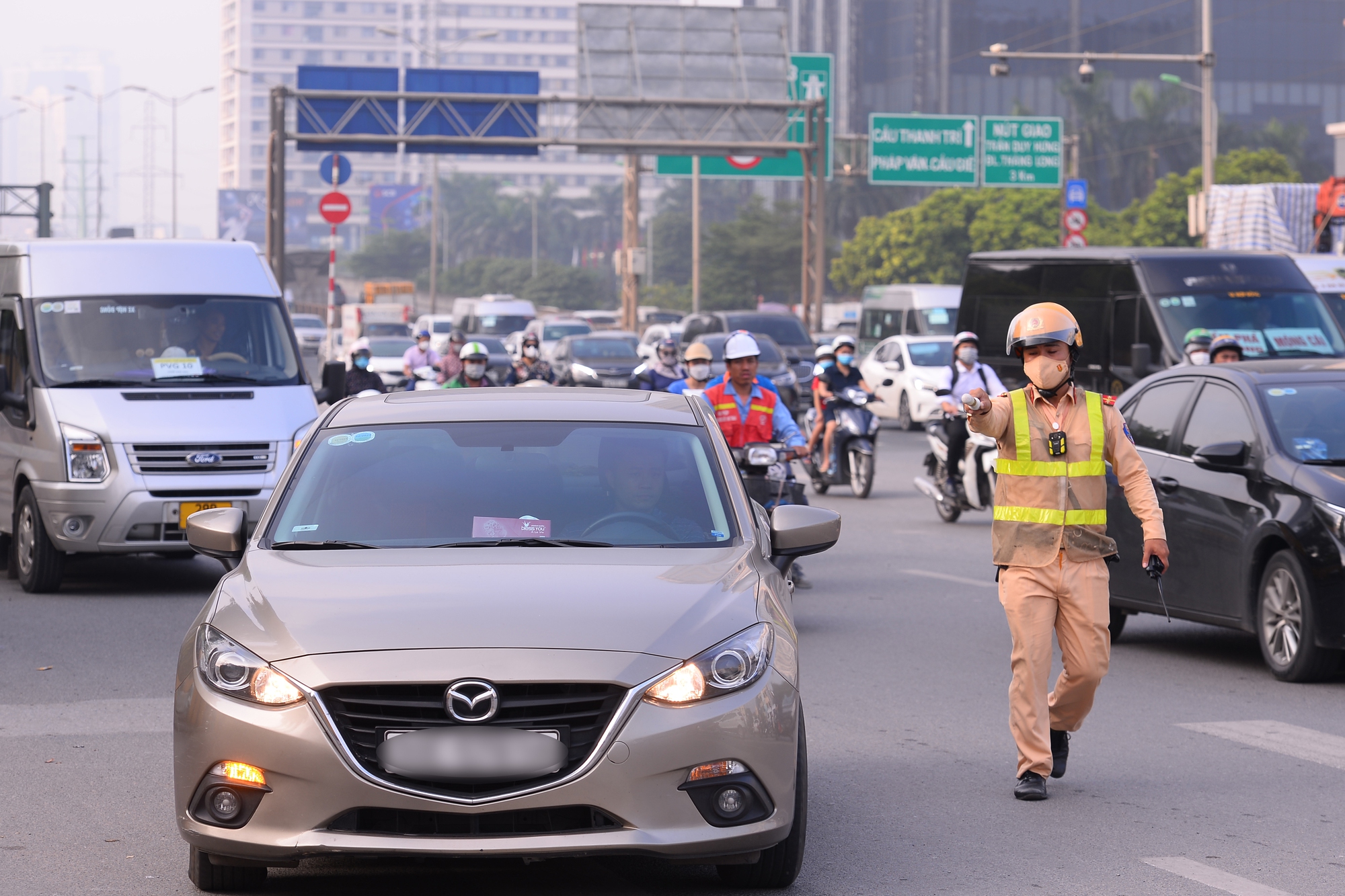Ảnh: CSGT dùng xe đặc chủng cùng thiết bị ghi hình tuần tra đường vành ...