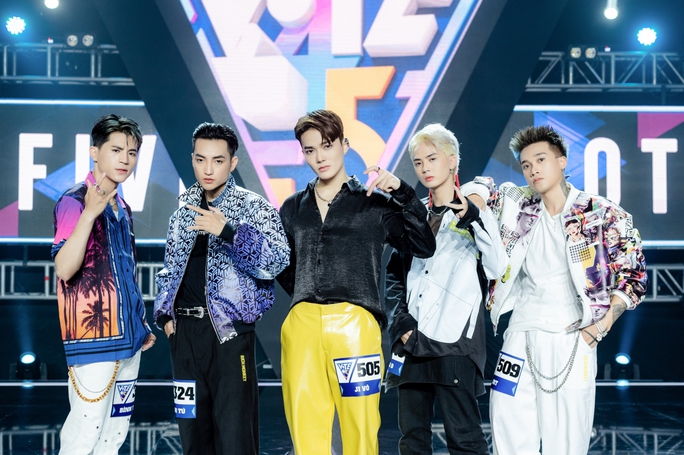 Loạt siêu hit xuất hiện cực bốc trên sân khấu Vote For Five