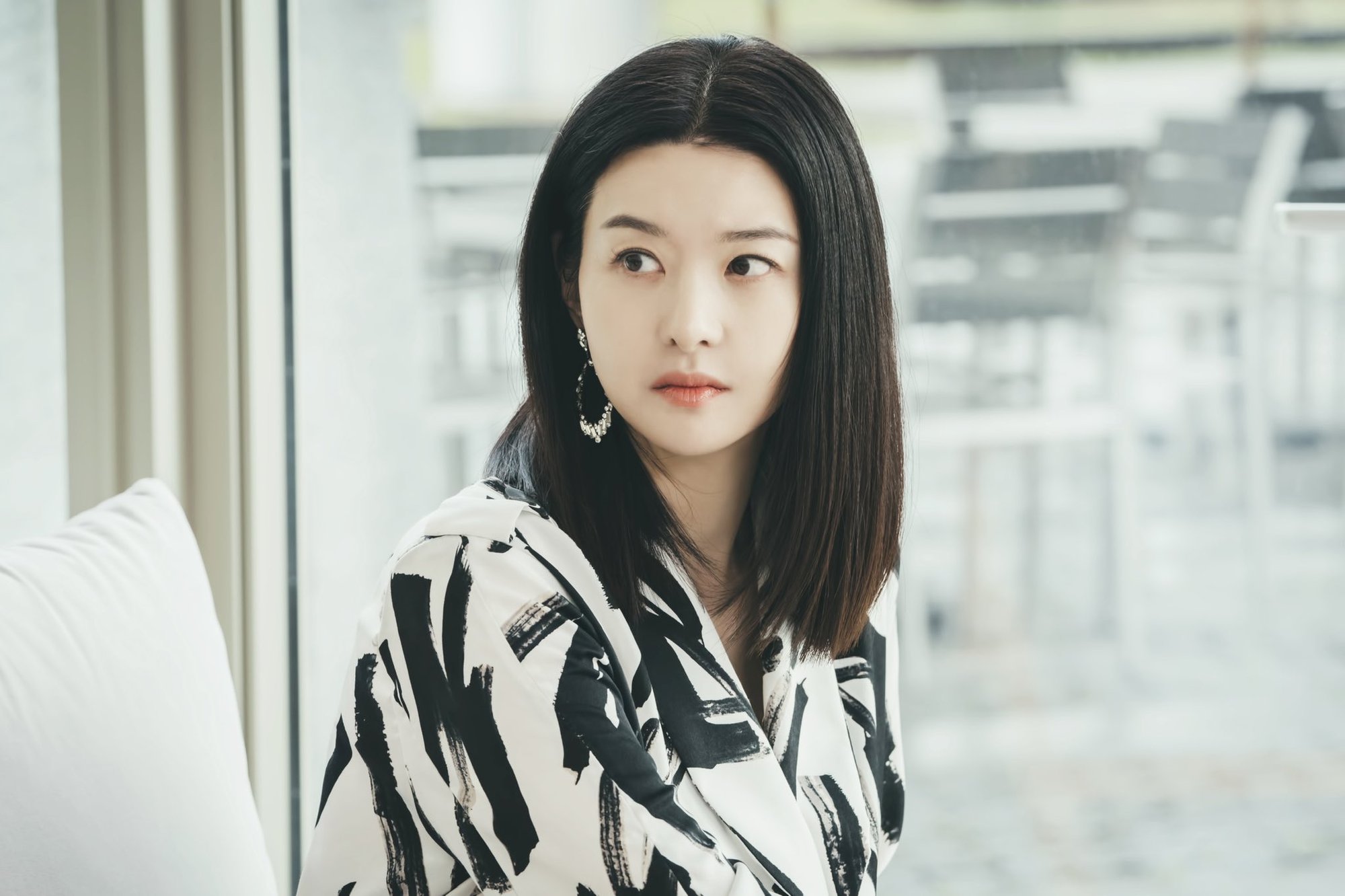 Những sao Hàn có người thân bị sát hại gây chấn động dư luận: Song Sun Mi được đưa hẳn lên phim