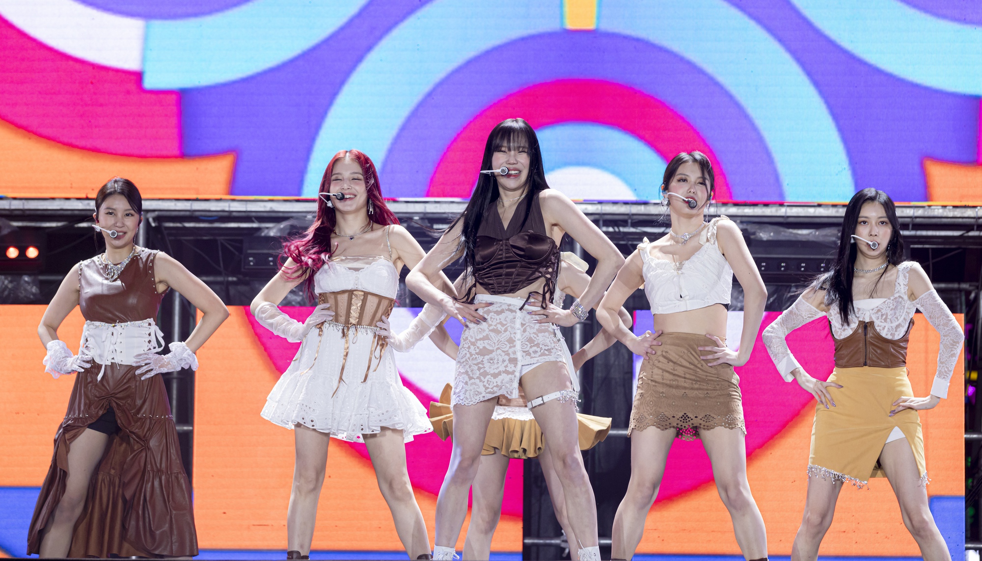 Sân khấu cuối cùng của MOMOLAND là tại Việt Nam?