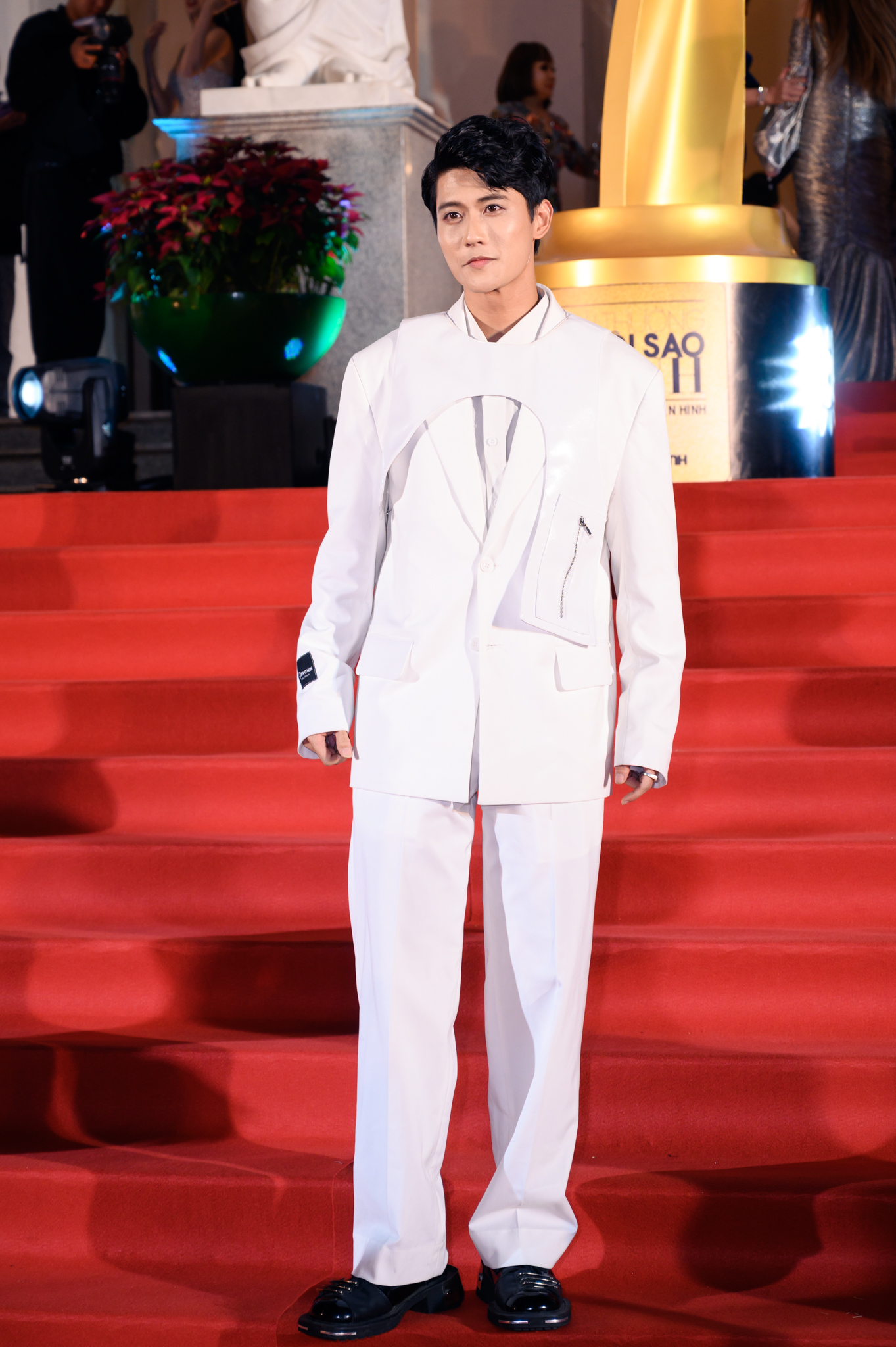 Chi Pu cùng dàn mỹ nhân Vbiz đổ bộ, Gin Tuấn Kiệt - Puka có động thái ...