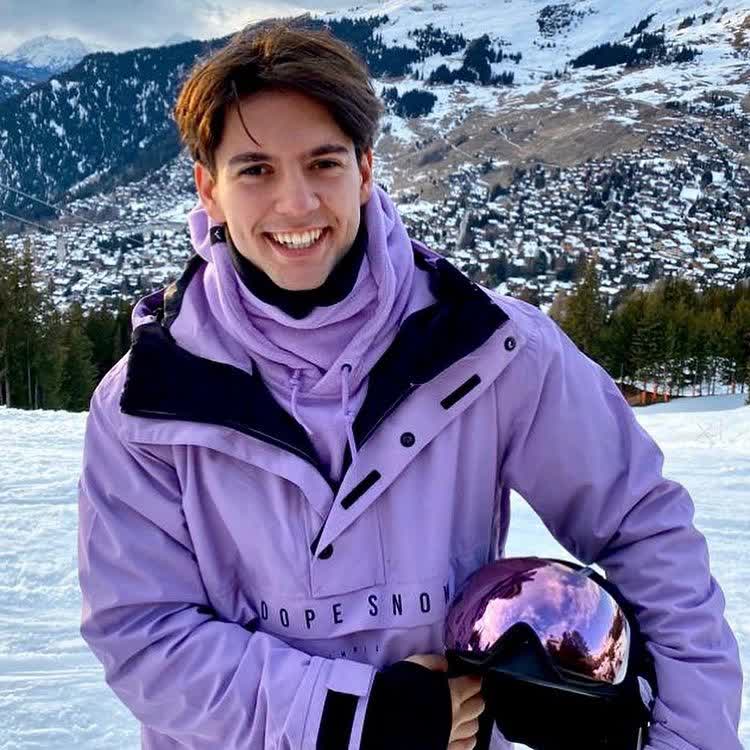 12 tuổi đã thành CEO, Gen Z đình đám sở hữu ngoại hình điển trai lại đa ...