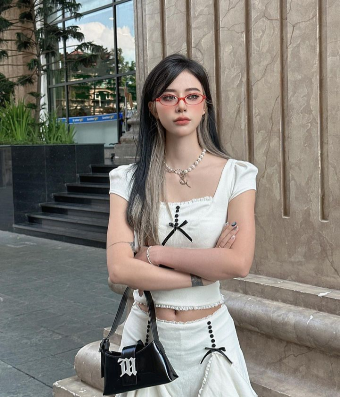 Nhan sắc khác lạ của người yêu MisThy, khiến cộng đồng so sánh với ...