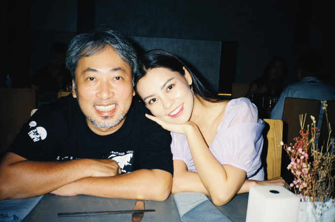 Khoảnh khắc hậu trường gây sốt của đạo diễn Nguyễn Quang Dũng và bạn gái, chỉ 1 cử chỉ đủ biết ...