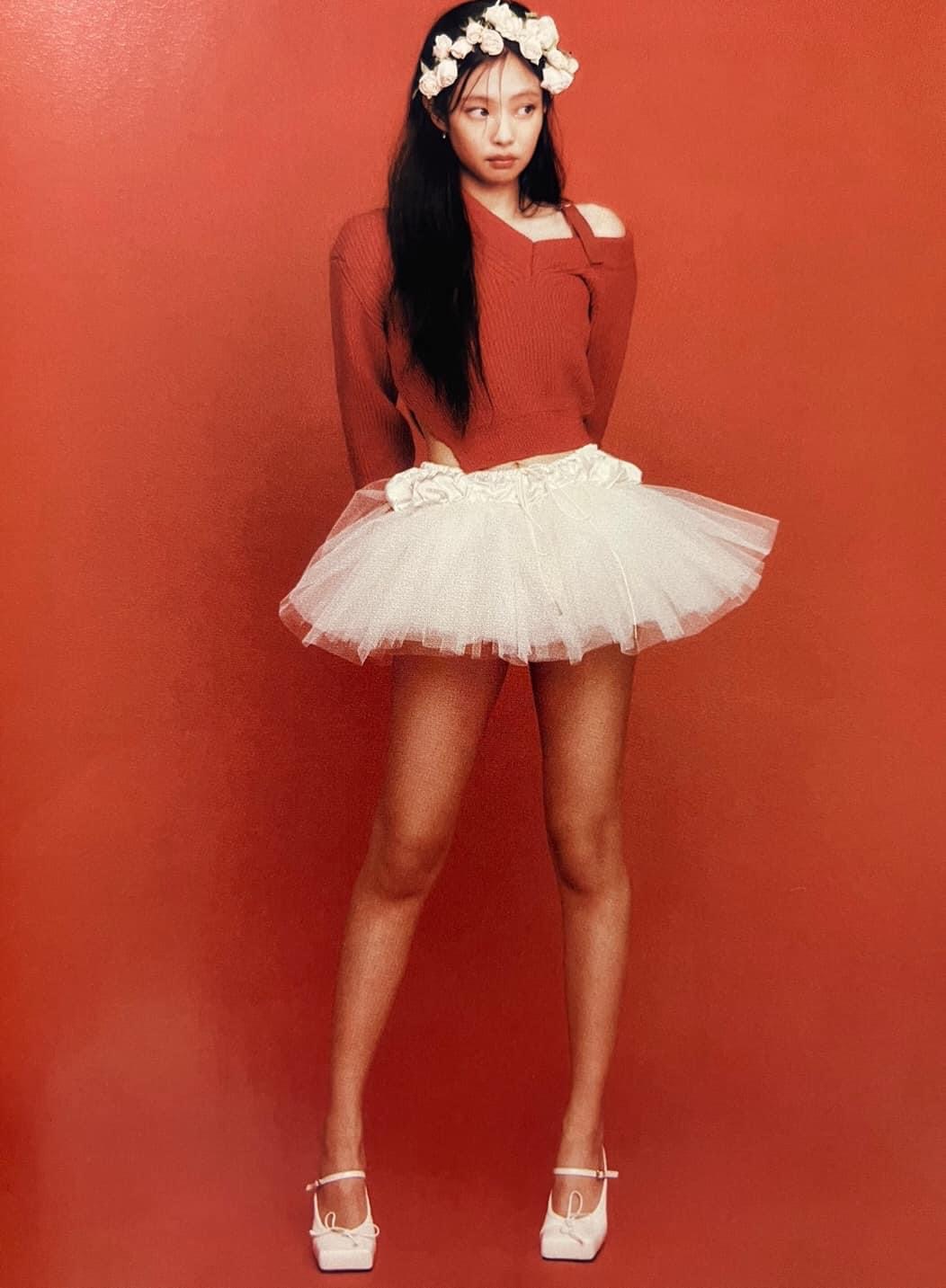 Jennie tung poster ra mắt ca khúc You&Me, đang chuẩn bị album mới