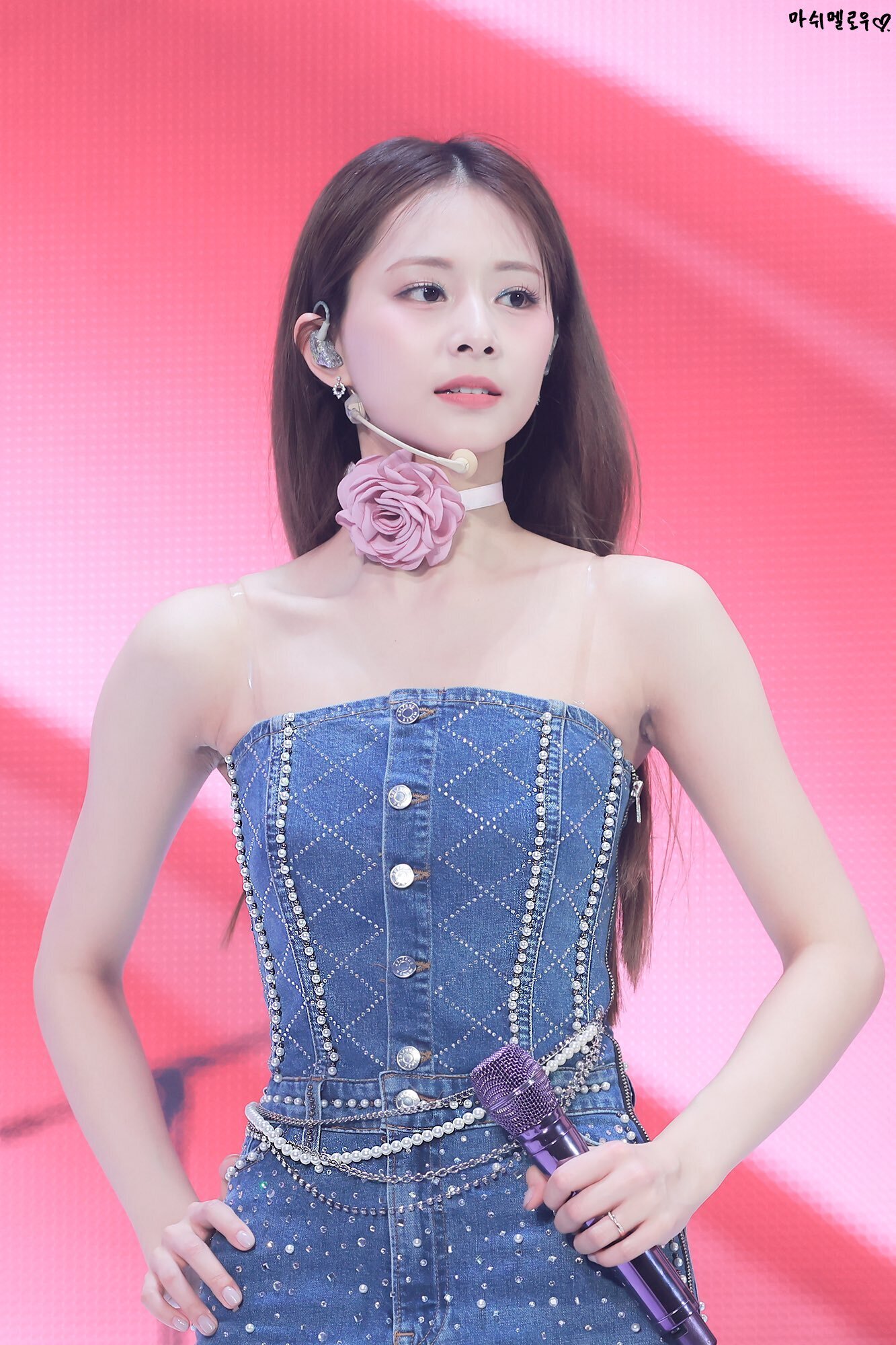 Mẹ Tzuyu (TWICE) ẩn ý giữa tranh cãi nữ idol bị JYP bỏ bê