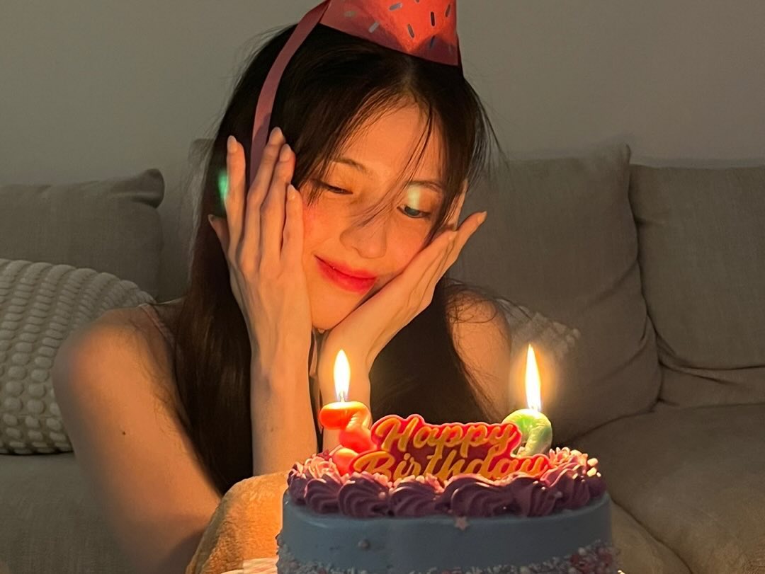 Han So Hee đón Sinh Nhật Sớm Tuổi 30 Biểu Cảm Dễ Thương Khiến 2 Triệu Người Rần Rần” Thả Tim