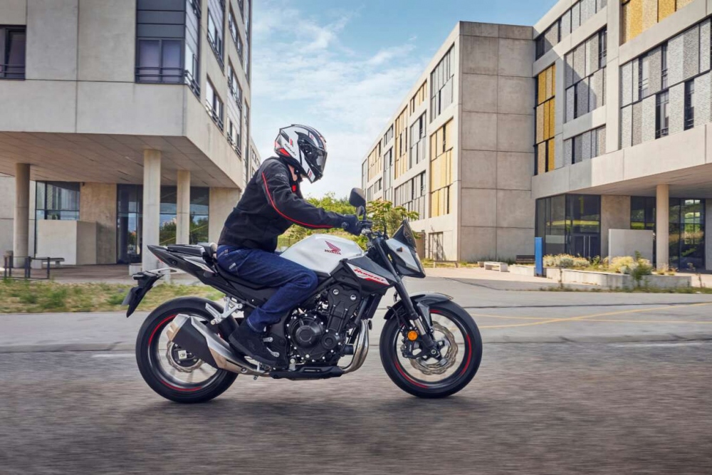 Khám phá Honda CB500 Hornet 2024 giá gần 180 triệu đồng