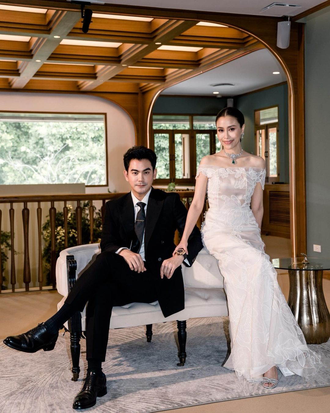 Sean Jindachot kết hôn: Chú rể trao cô dâu nụ hôn ngọt ngào nhưng khoảnh khắc này mới lãng mạn ...