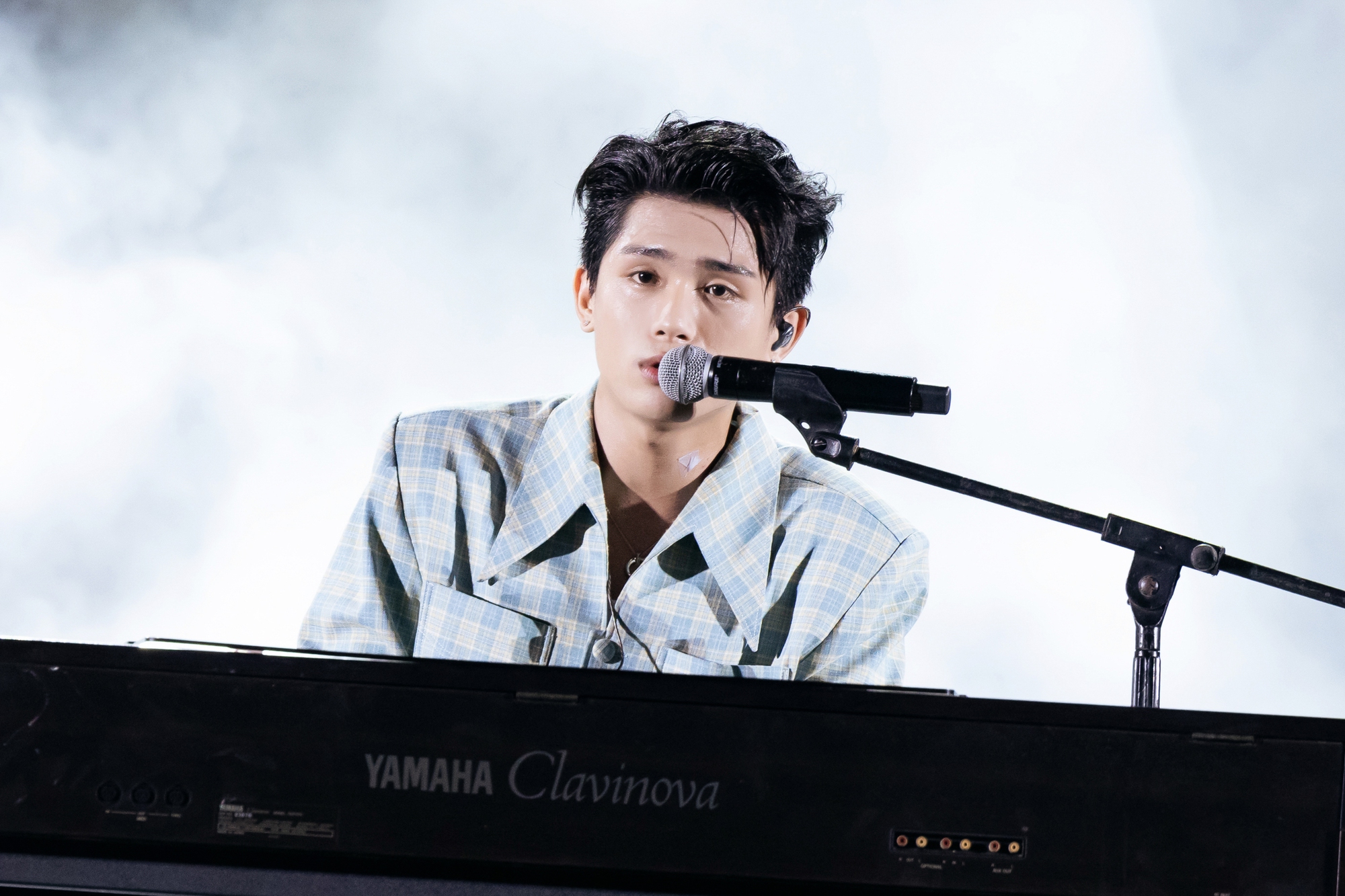 Grey D tự đàn tự hát ca khúc viết về crush thời thực tập sinh siêu suy ...