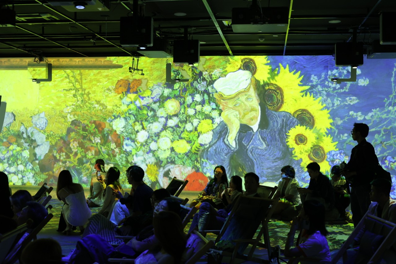 Review triển lãm Van Gogh đầu tiên tại Việt Nam, mọi thứ hoàn toàn khác ...