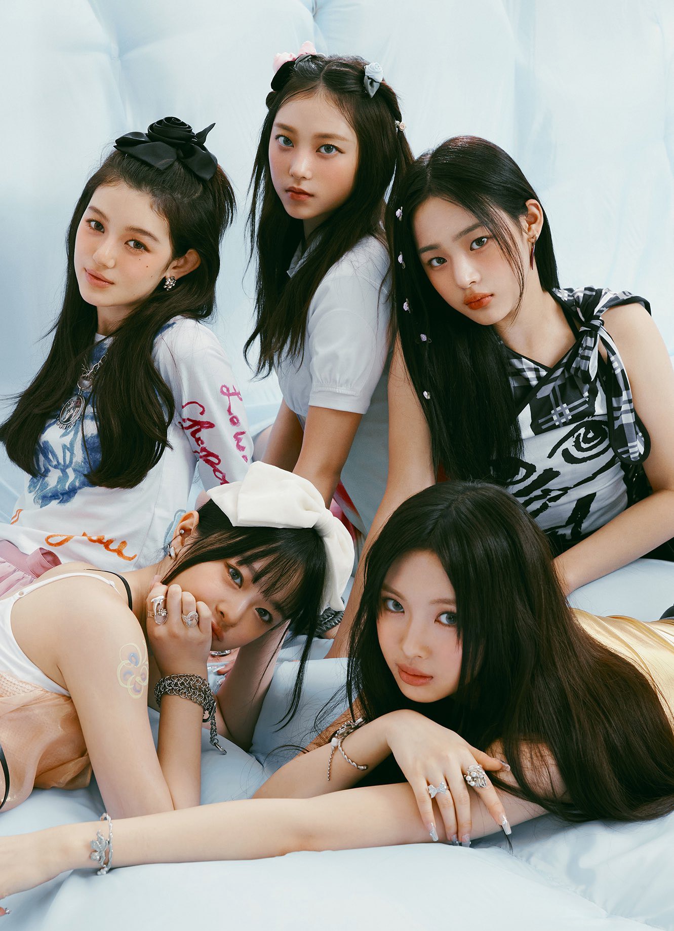 Nhóm nhạc của Jang Wonyoung sao chép NewJeans?