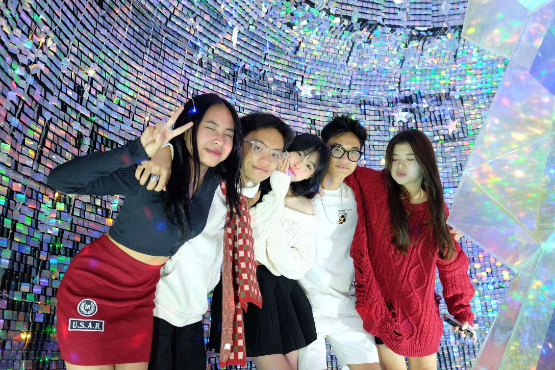 Đến ngân hàng NCB check-in Giáng sinh Bắc Âu cực chất