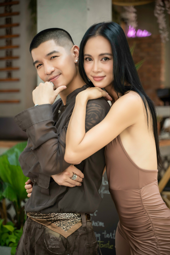 Cường Seven đăng ký kết hôn với Vũ Ngọc Anh sau 4 tháng cưới, thái độ khi đứng cạnh "nóc nhà ...