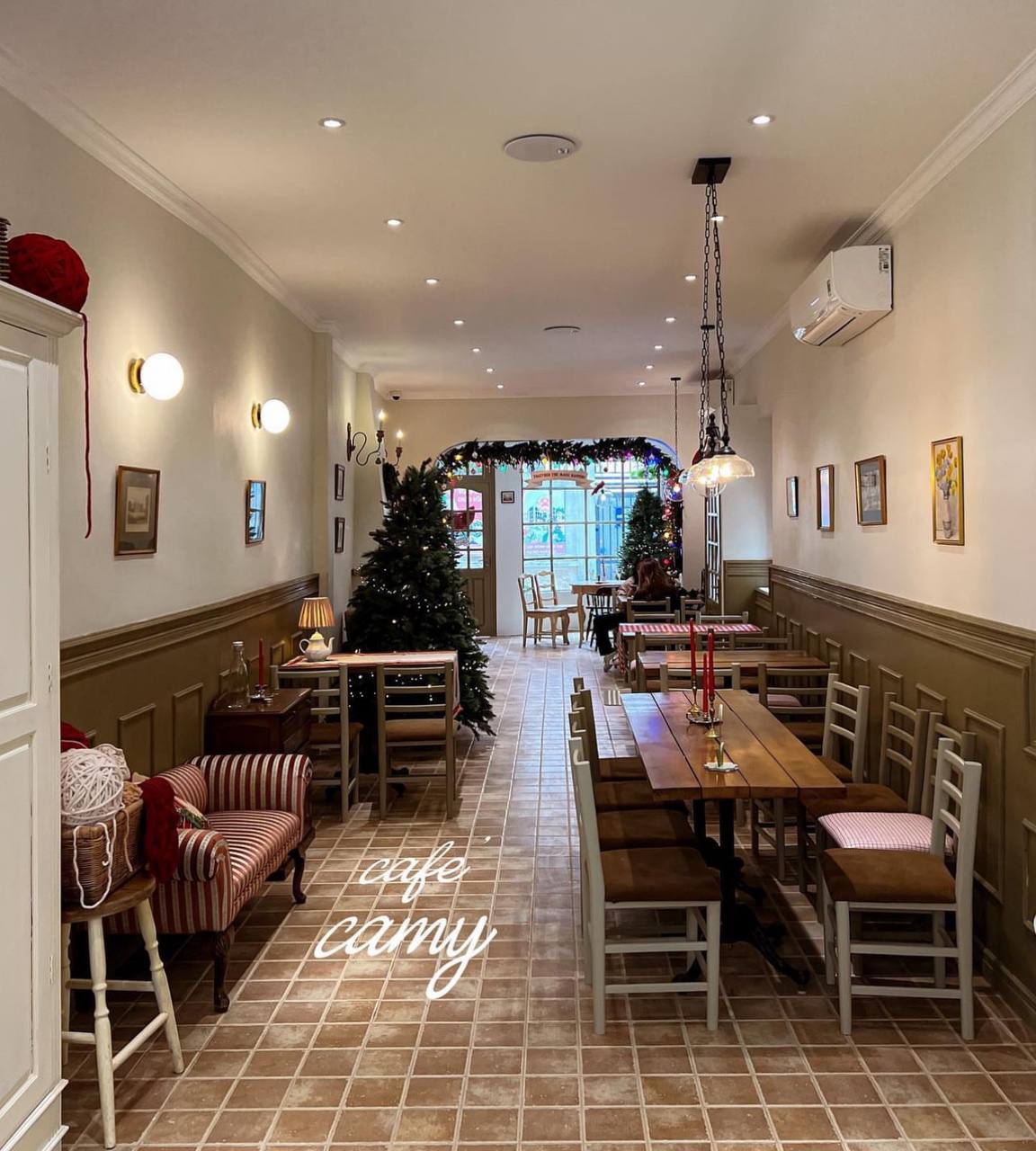 Loạt địa điểm có cây thông đủ concept ở Hà Nội cho bạn thỏa sức sống ảo