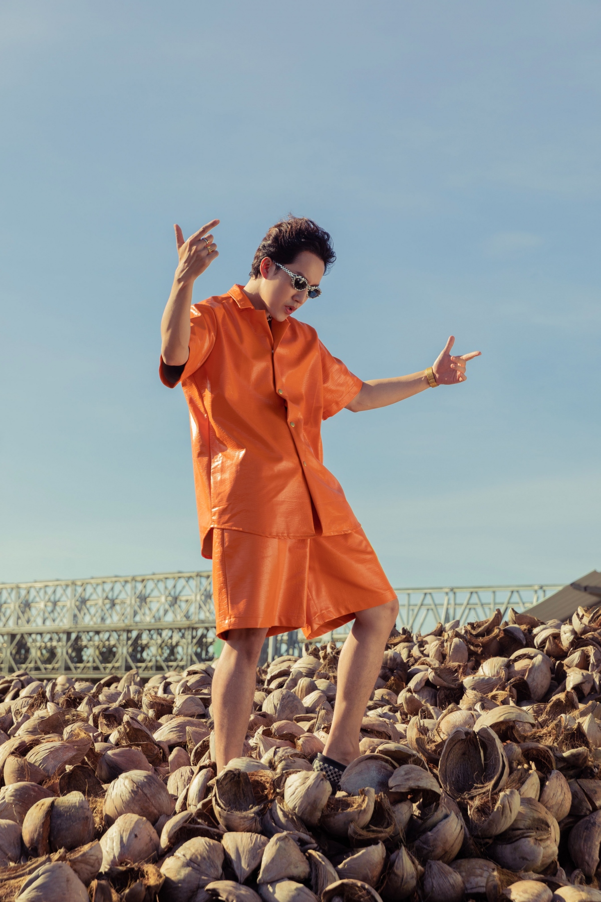 VP Bá Vương trở lại với MV đậm chất hiphop