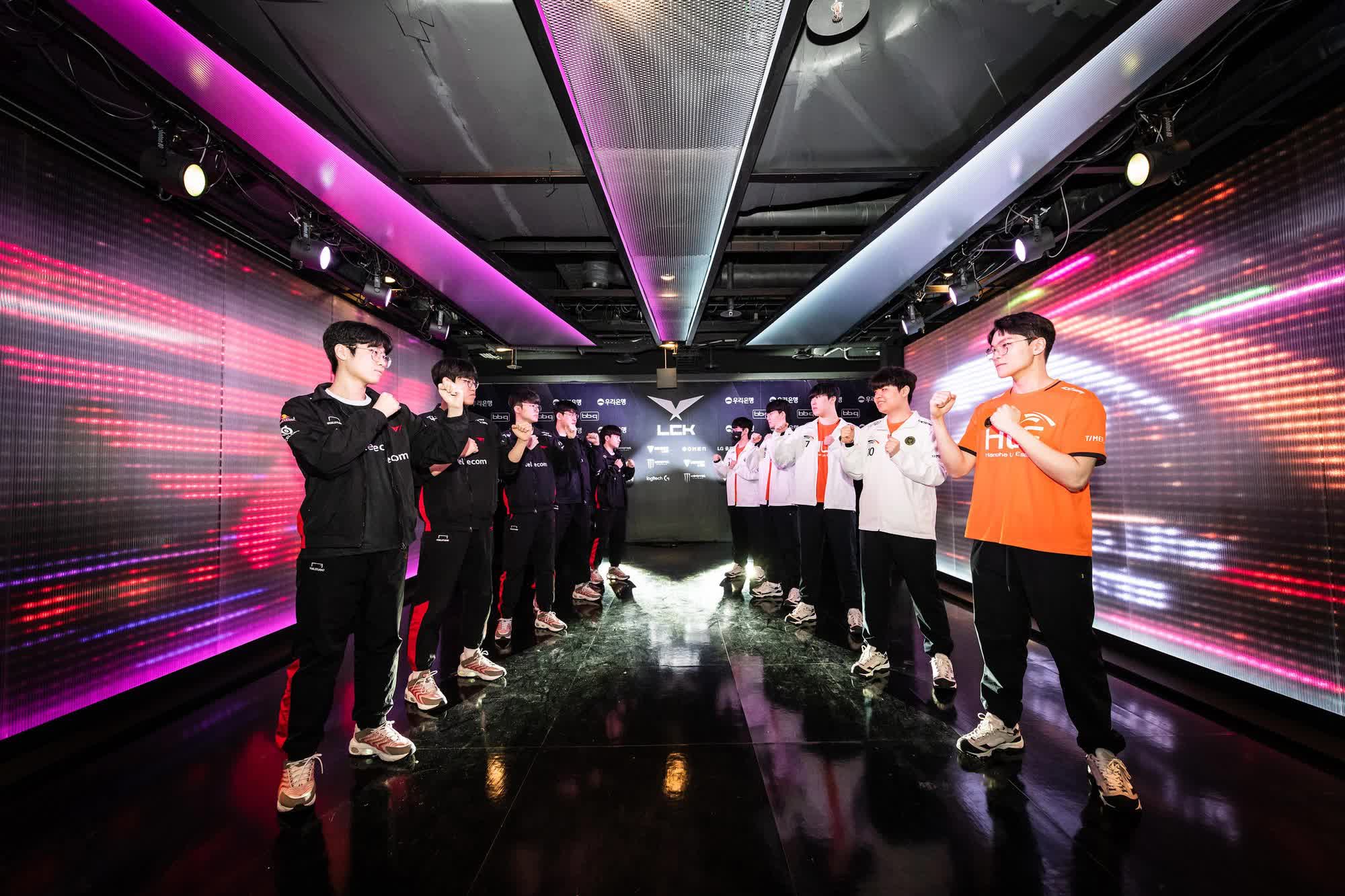 T1 lập tiếp một kỷ lục "vô tiền khoáng hậu" trong lịch sử LCK, khán giả lo lắng