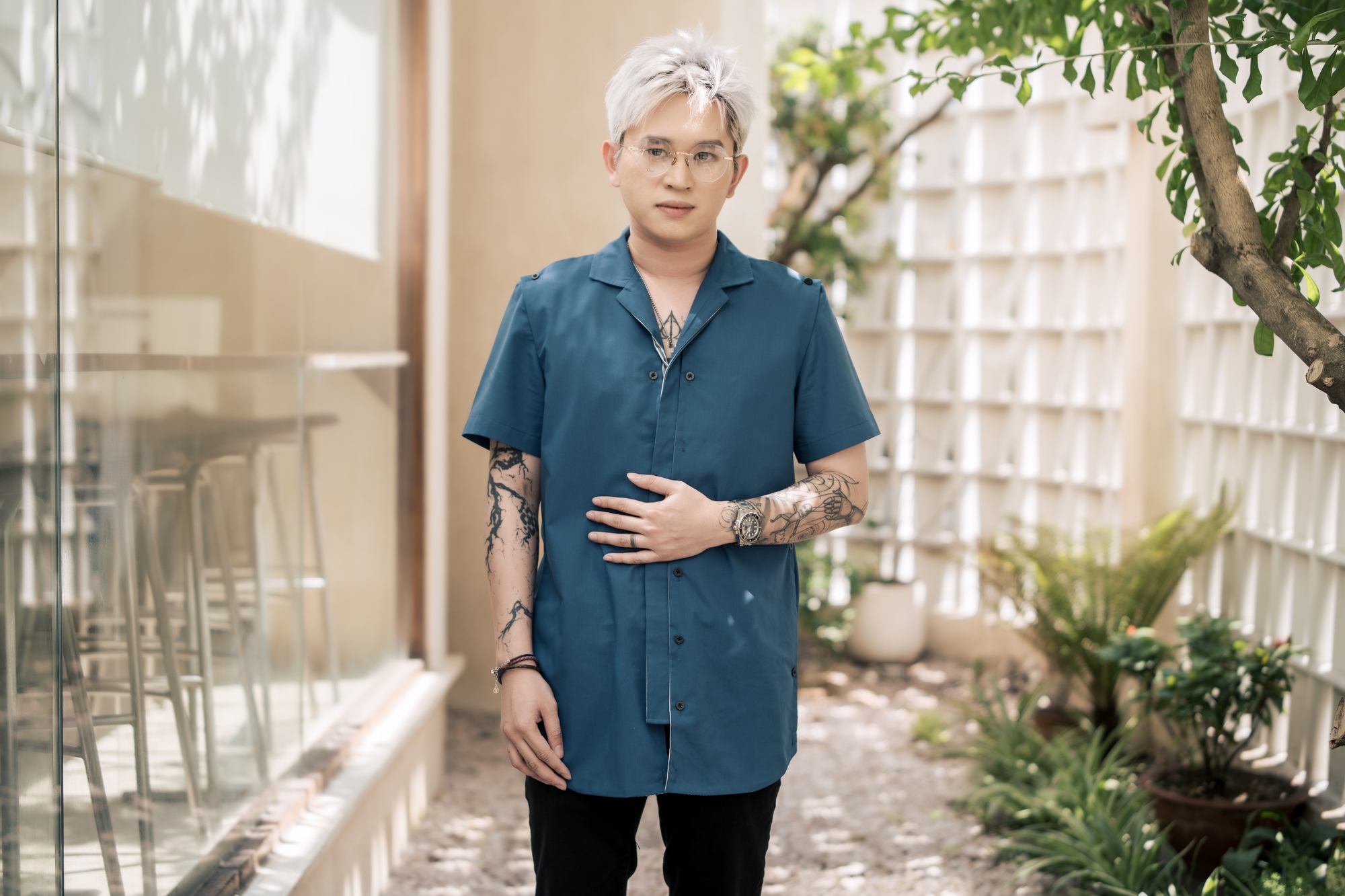 B Ray: “Đi hết 1/3 đời người, đứa trẻ giận dữ trong tôi mới hiểu chuyện”