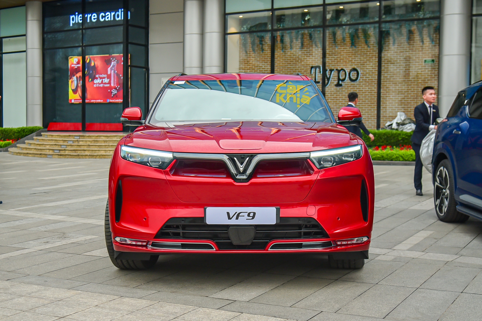 Ảnh thực tế lô VinFast VF 9 thương mại đầu tiên thế giới: Nhìn qua ...