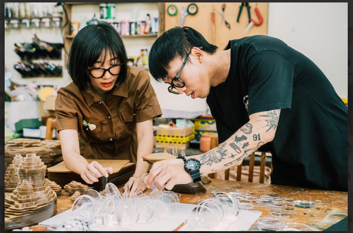 Triển lãm "Mở" Mắt - Chuyện kể của trăm ngàn tròng kính cũ từ bệnh viện ...